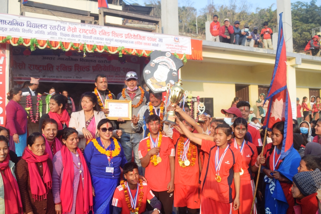 तेस्रो राष्ट्रपति रनिङ शिल्डको उपाधि रघुगंगा माविलाई « Koralapost